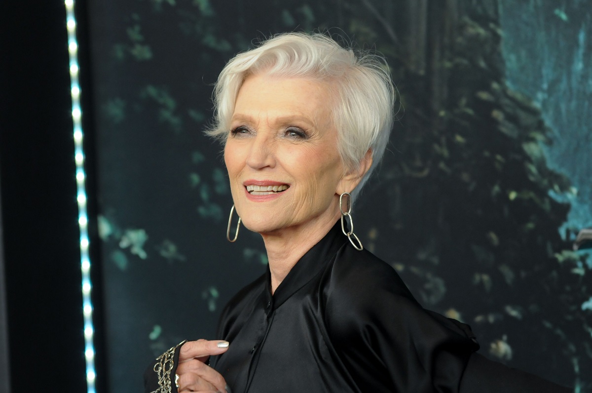 Mama lui Elon Musk susține că doarme într-un „garaj” atunci când îl ...